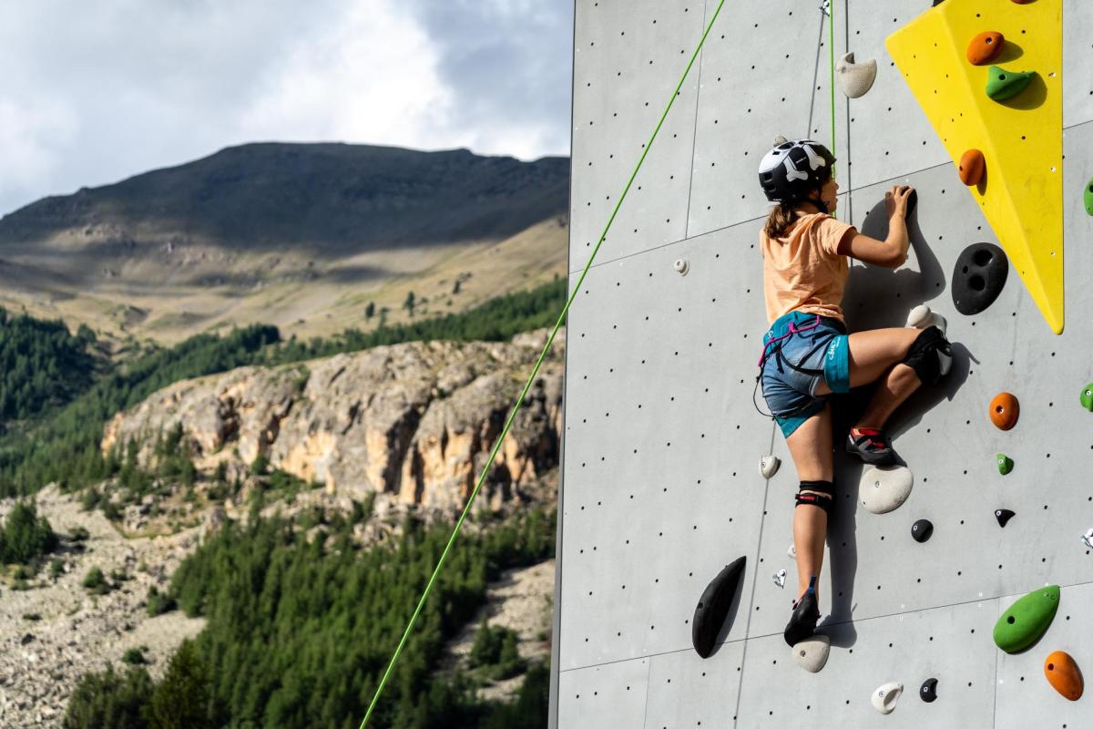 To climb, to ascend, to rise: to climb | Serre Chevalier Vallée Briançon